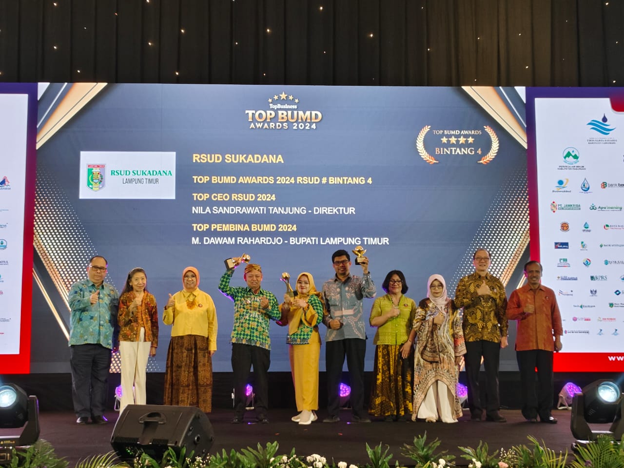 Bupati Lampung Timur Raih Penghargaan TOP Pembina BUMD 2024 - Radar24.co.id